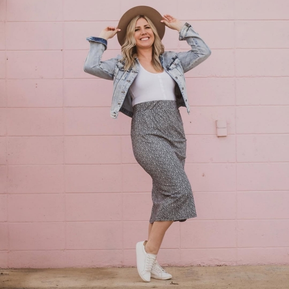 Jackson Rowe | Skirts | Jackson Rowe Magnolia Snow Leopard Black White ...
